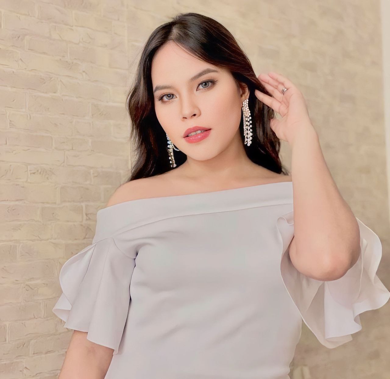 Hannah Precillas Gives A Modern Take on a Sharon Cuneta classic “Sa ...